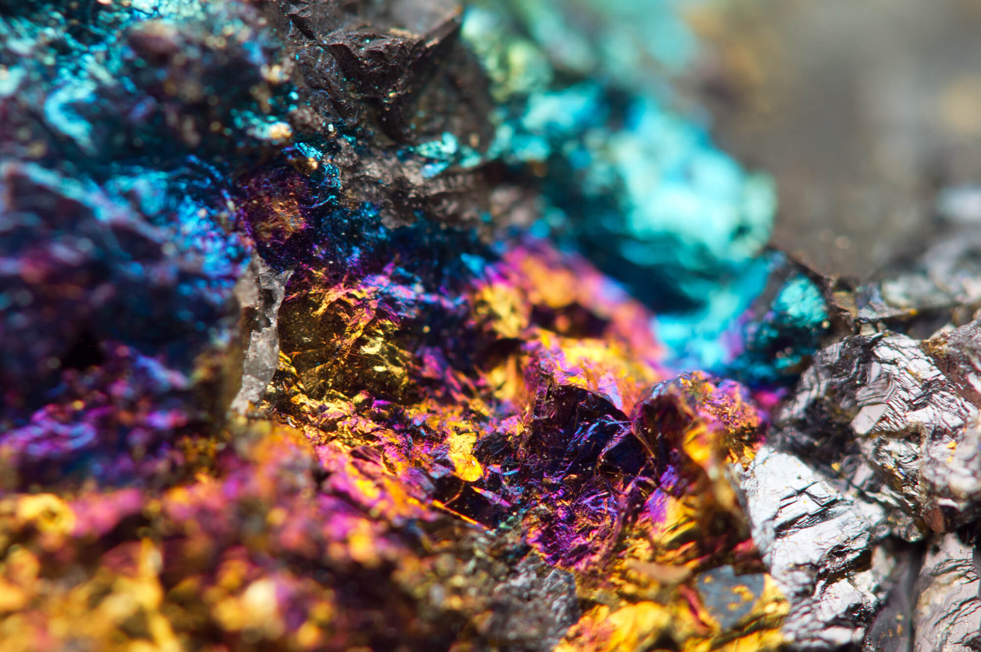 12 Types & Colors of Gold [Expert Guide]